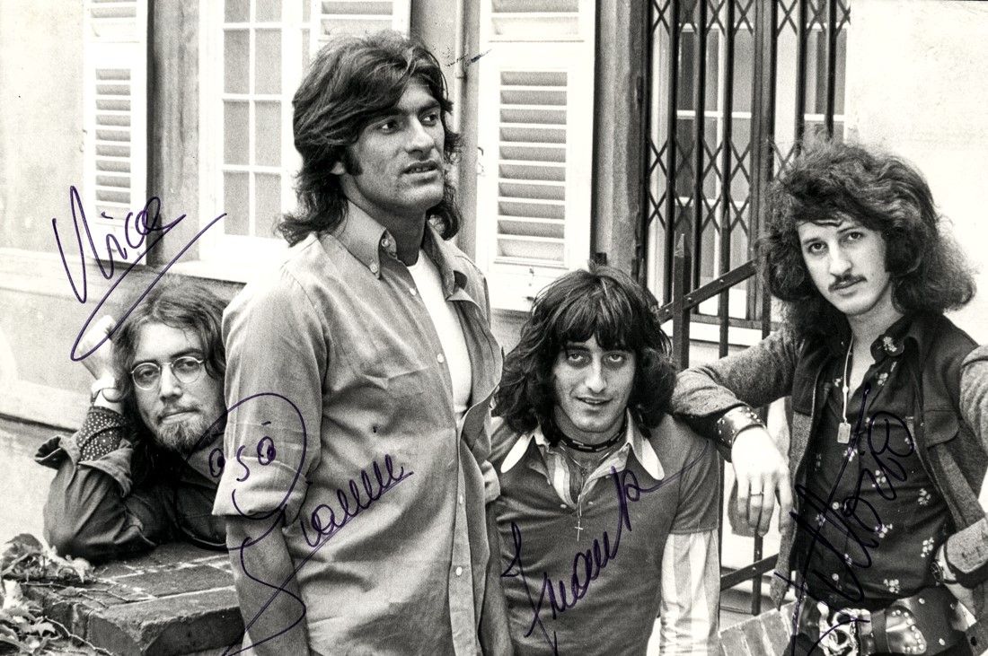 New Trolls : Ritratto fotografico del celebre gruppo rock italiano. Con ...